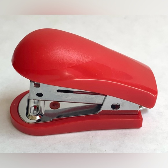 STAPLES TOT MINI | Office | Red Mini Stapler Sheet Capacity Builtin ...